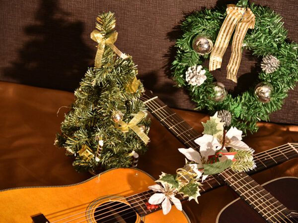 まもなくクリスマス！プレゼントにピッタリなミニアコギ・HM-115S＆HM-115R | Deviser ｜株式会社ディバイザー｜長野県松本市のギターメーカー