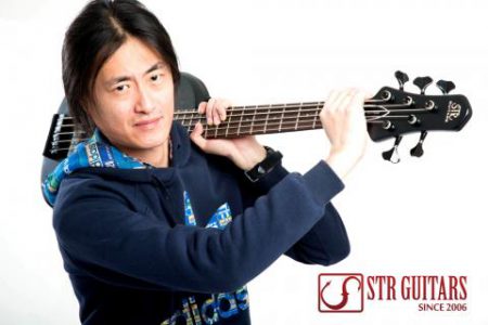 Xiaohe Shi | Deviser ｜株式会社ディバイザー｜長野県松本市のギターメーカー