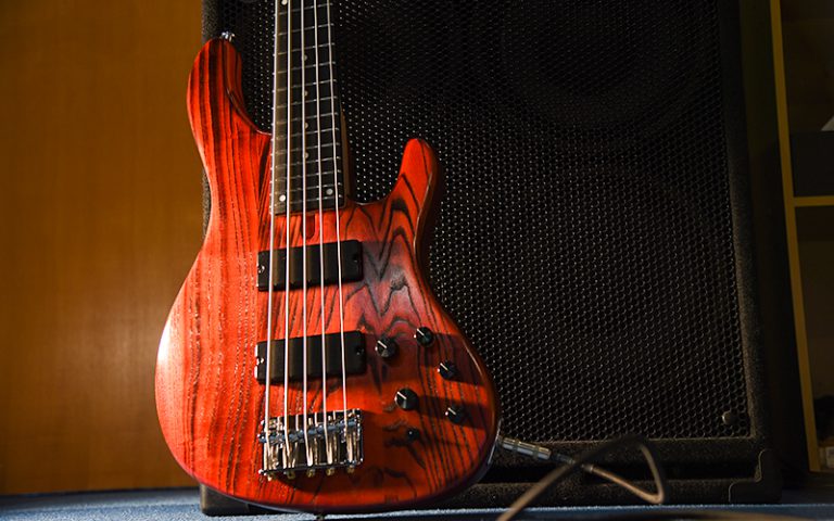 5弦ベース特集・第二弾 24Fで万能な5弦ベース！TF-5 STD/ASH | Deviser ｜株式会社ディバイザー｜長野県松本市のギターメーカー