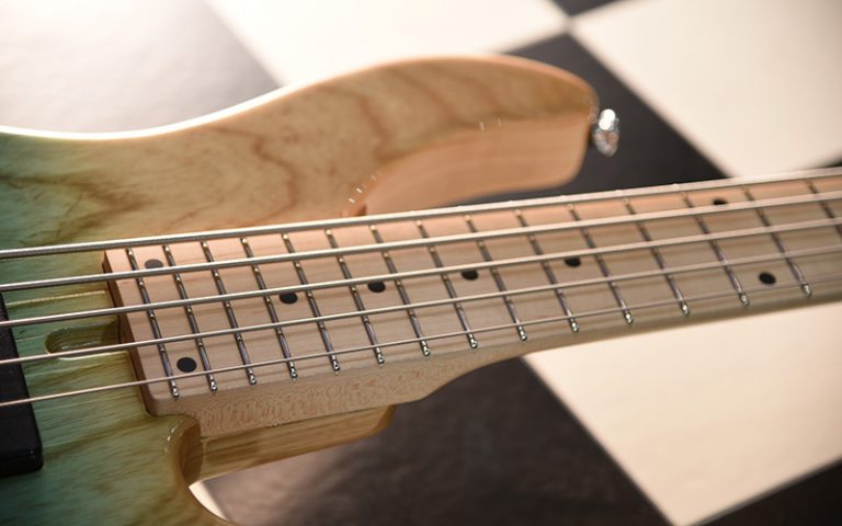 5弦ベース特集・第二弾 24Fで万能な5弦ベース！TF-5 STD/ASH | Deviser ｜株式会社ディバイザー｜長野県松本市のギターメーカー