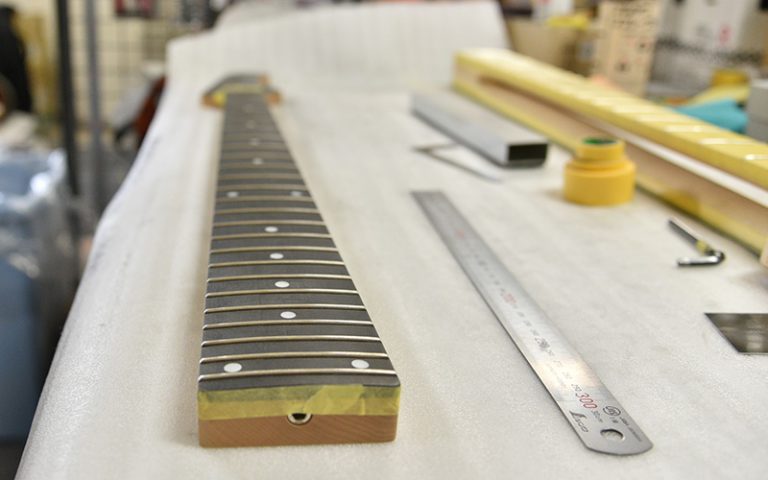 5弦ベース特集・第二弾 24Fで万能な5弦ベース！TF-5 STD/ASH | Deviser ｜株式会社ディバイザー｜長野県松本市のギターメーカー