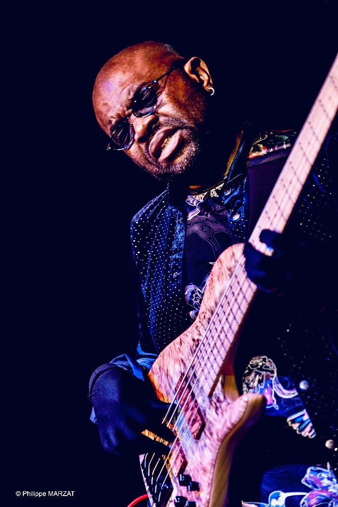 Etienne Mbappé | Deviser ｜株式会社ディバイザー｜長野県松本市のギターメーカー