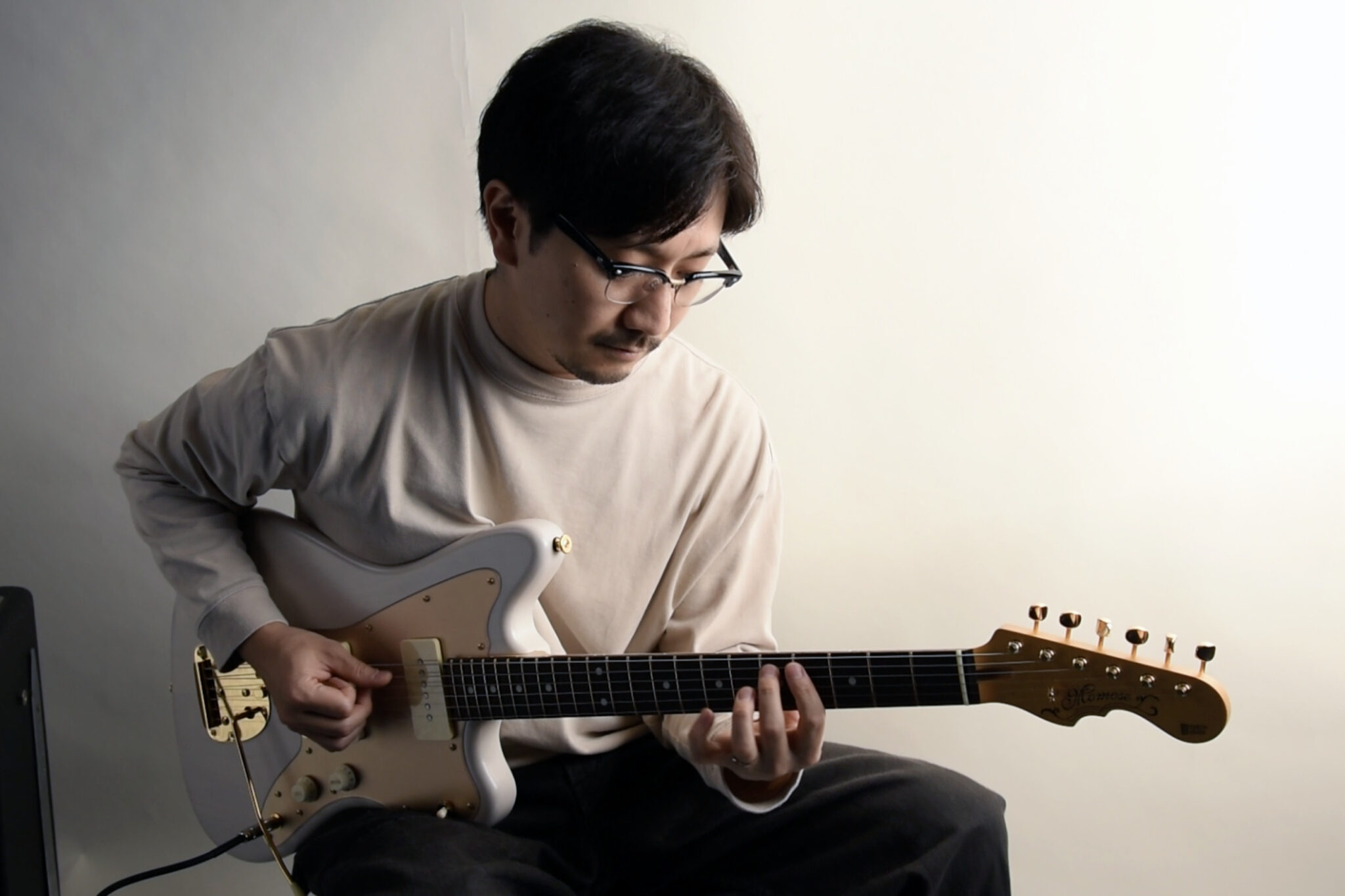 【磯貝一樹シグネチャーモデル】話題のギタリストに弾いてもらいました！ | Deviser ｜株式会社ディバイザー｜長野県松本市のギターメーカー