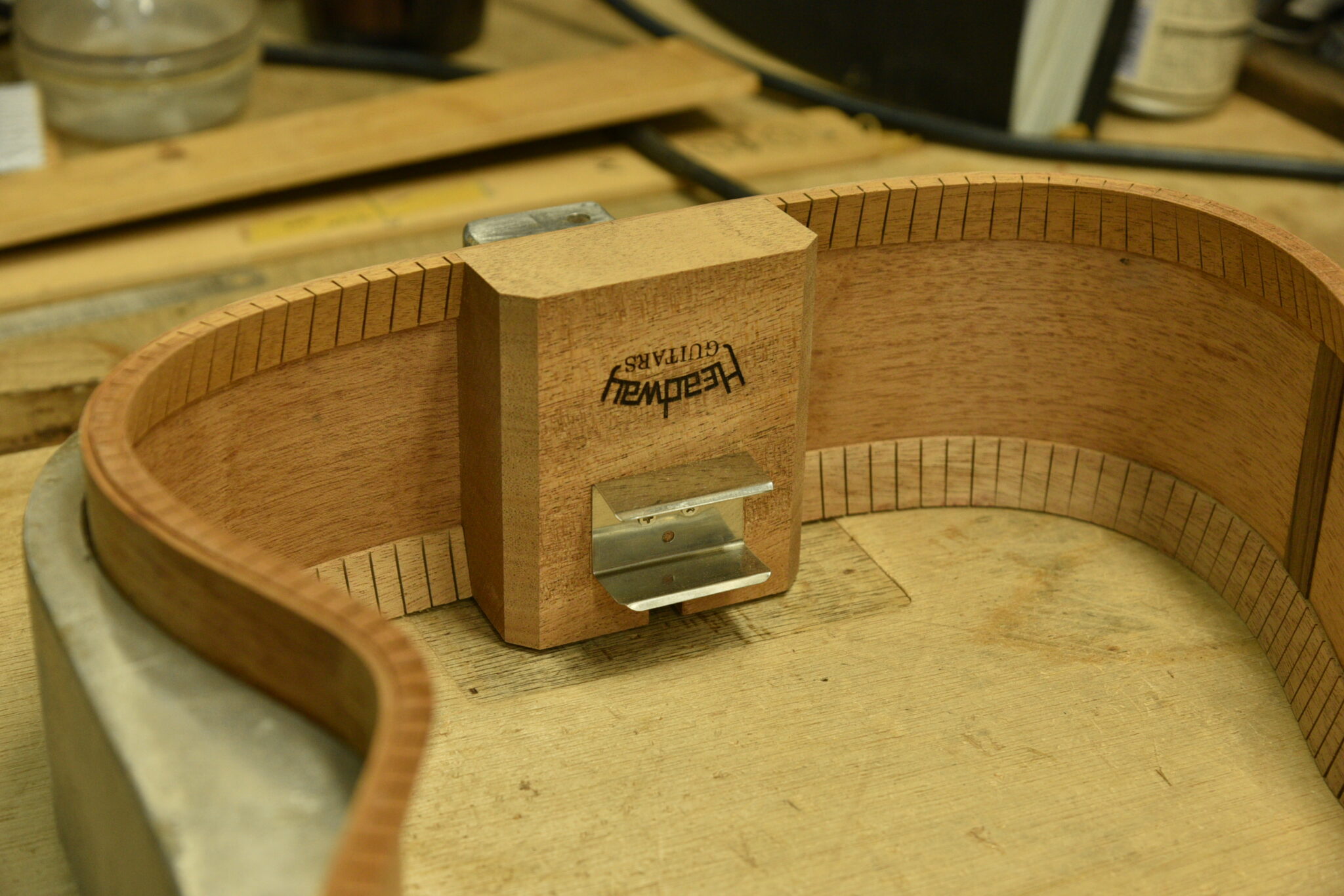 【Seiji Igusa】The appeal of modern-spec Standard Series models | Deviser ｜株式会社ディバイザー｜長野県松本市のギターメーカー