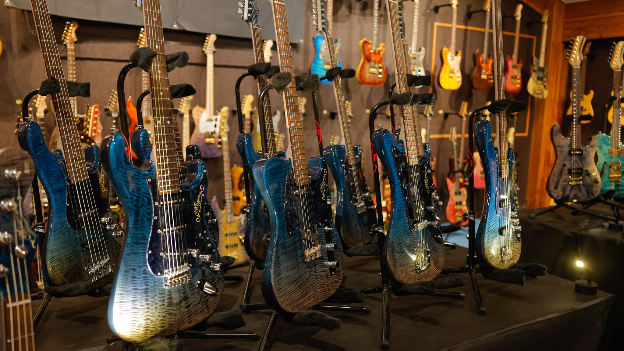 【ディバイザーに来た！】サンボマスター山口隆さん来社！ | Deviser ｜株式会社ディバイザー｜長野県松本市のギターメーカー