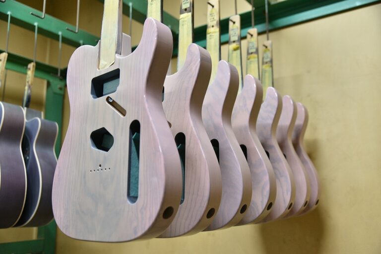 石川県産の「トチ」と「桜」を使用した特別モデル！【#ディバイザーワンデイ】 | Deviser ｜株式会社ディバイザー｜長野県松本市のギターメーカー